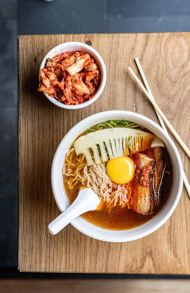 Momofuku Noodle Bar_East Village_Manhattan New York foto Paul Hughson ...